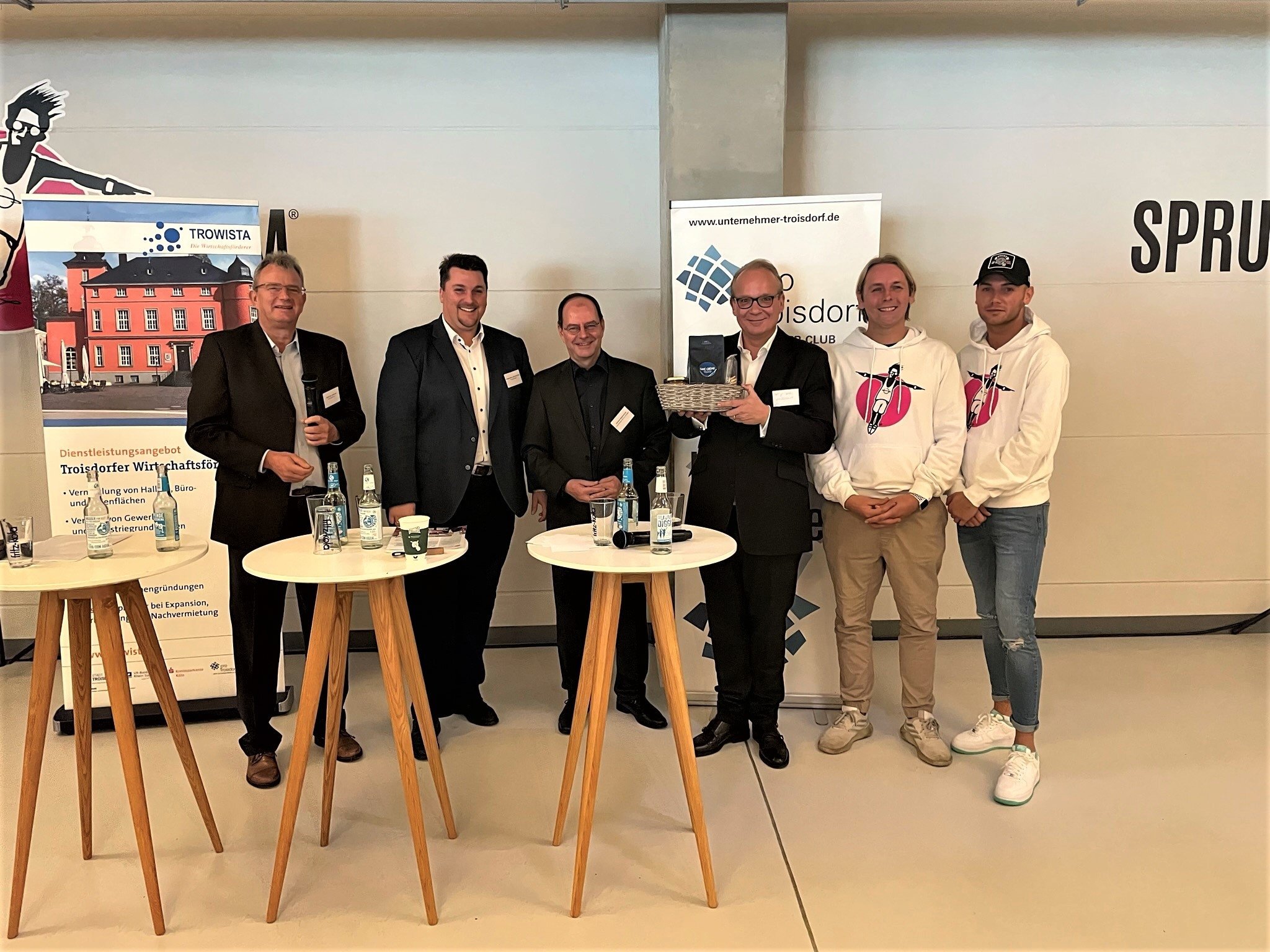 UNTERNEHMER-FRÜHSTÜCK IM SPRUNG.RAUM